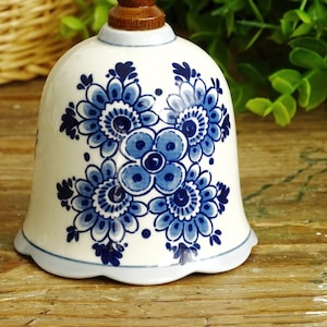 Delft Blue Ceramic Hand Bell Wood Handle Hand Painted White Blue Tea ...