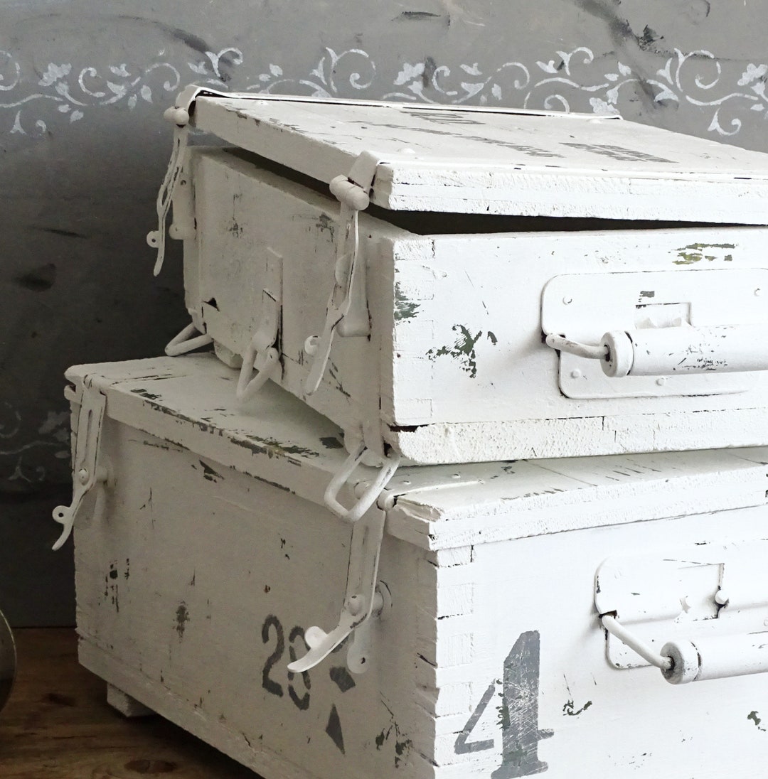 White Wood Foot Locker, Small Steamer Trunk Chest, Coffee Table, Large ...