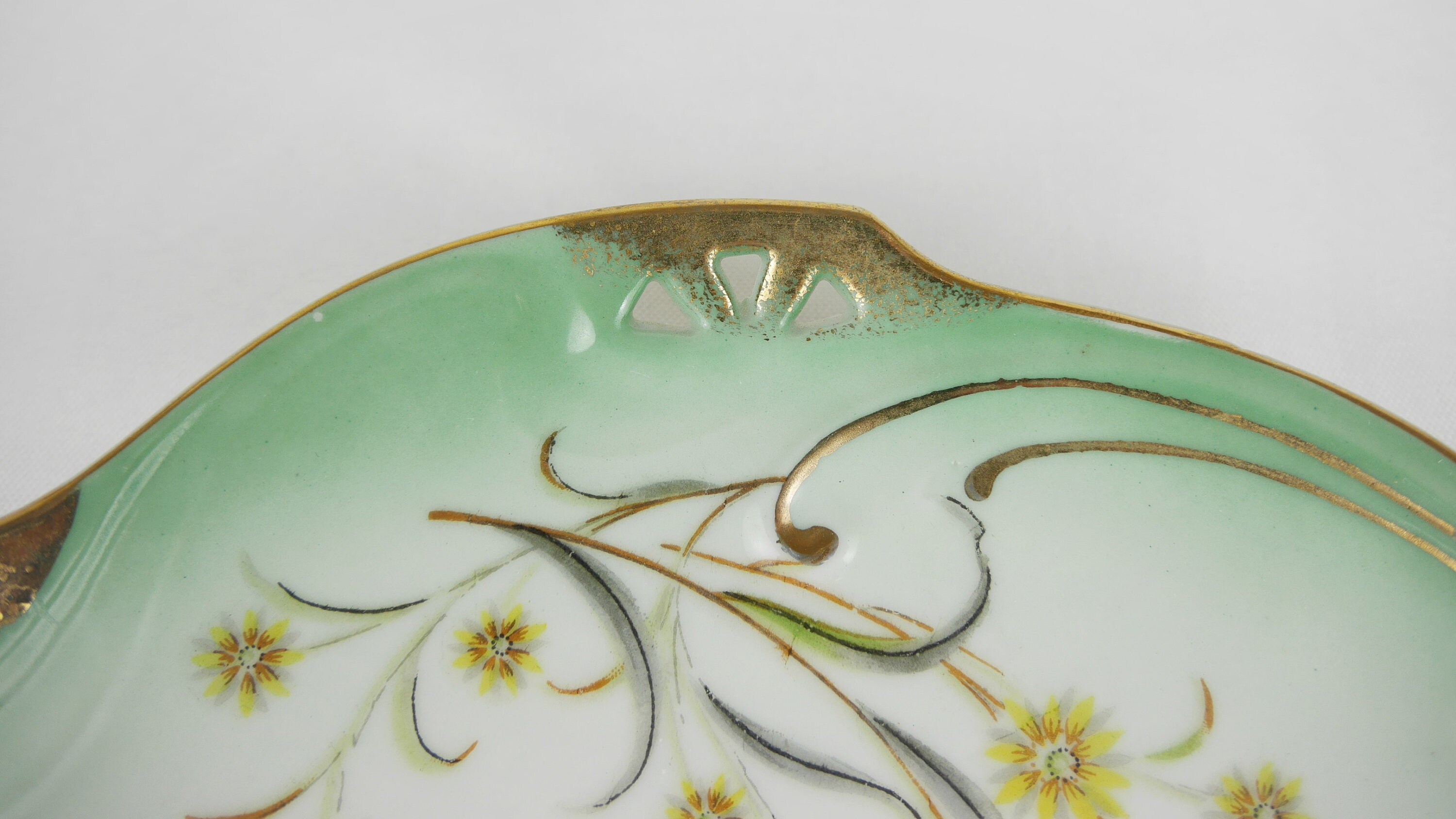 Vintage Trimont Ware Japan Plate, MCM Green With Yellow Daisies ...
