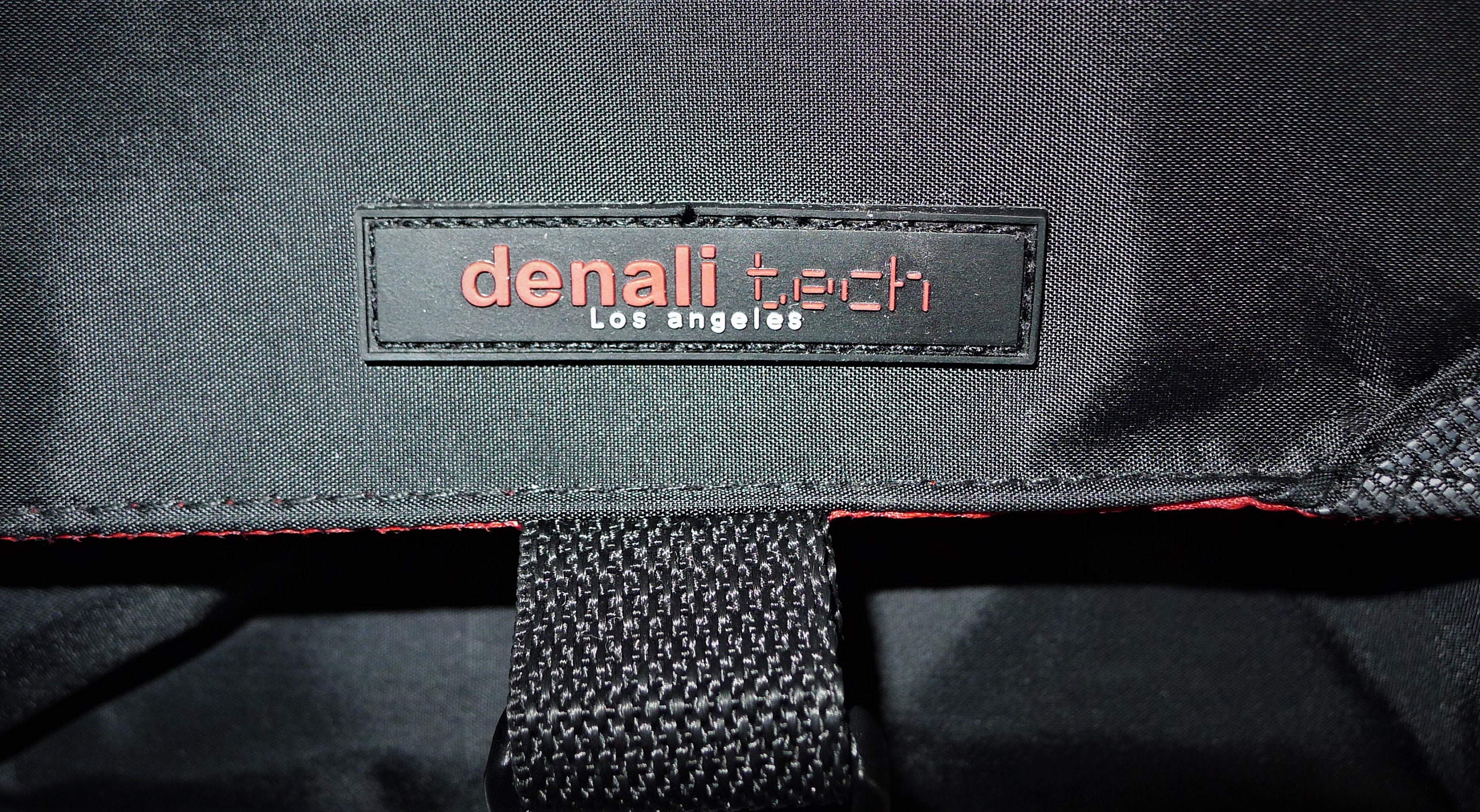 Denali Tech Padded Camera Bag Black W/red Interior- in Very Good ...