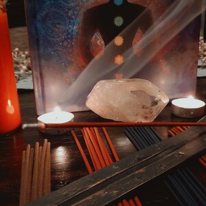 100 ASSORTED CHAKRA INCENSE Sticks 13 Each of the 7 Chakras Plus 9 ...