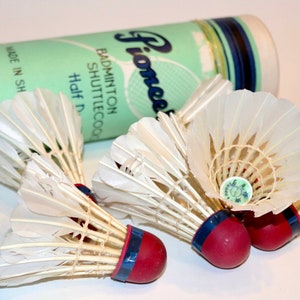 Vintage Pioneer Shuttlecocks in Box, Real Feathers - Etsy