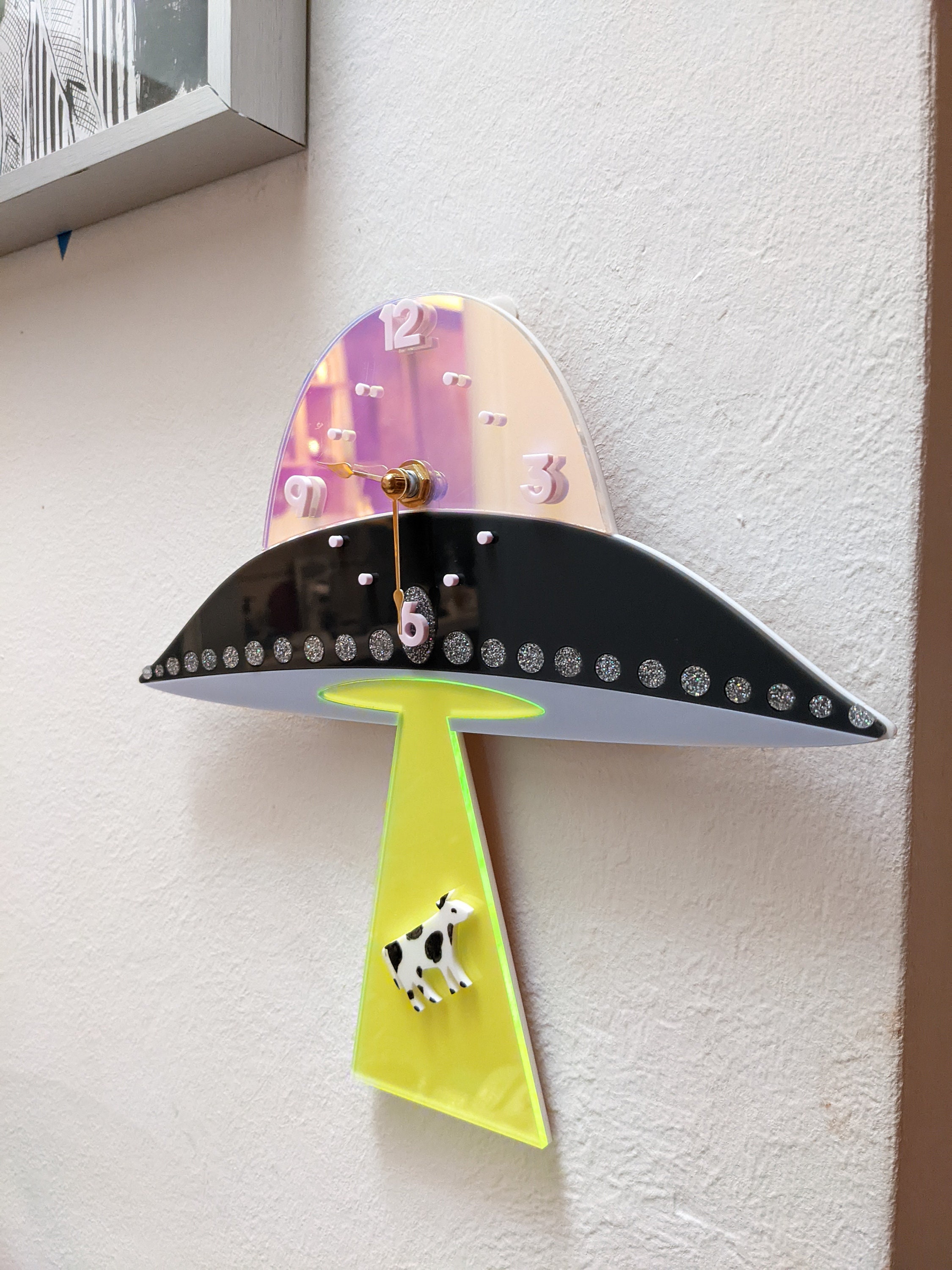 Alien Spaceship UFO Clock Funky Decor for Bedroom Office Kitchen Kid's ...