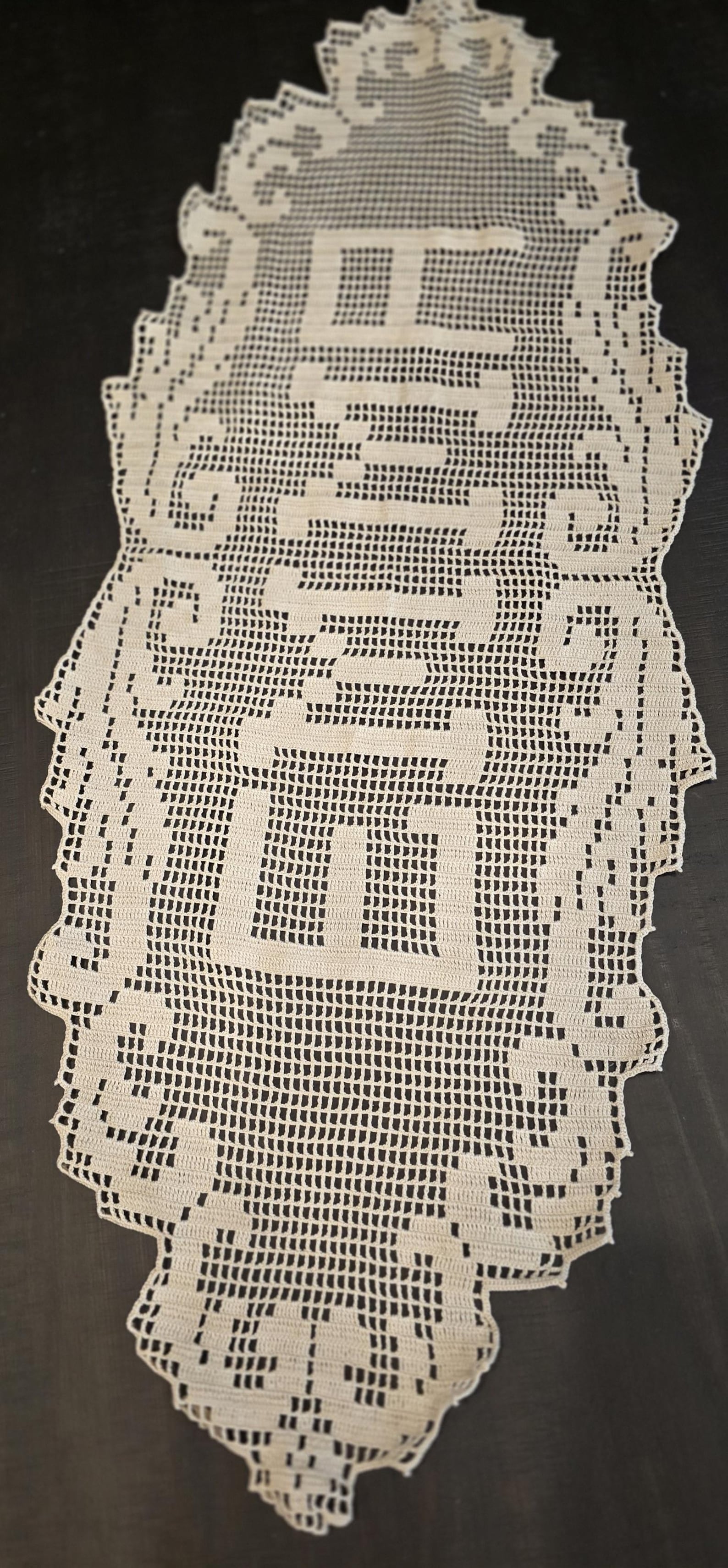 PERSONALIZED TABLE RUNNERS -made to Order -any Custom Sign - Etsy