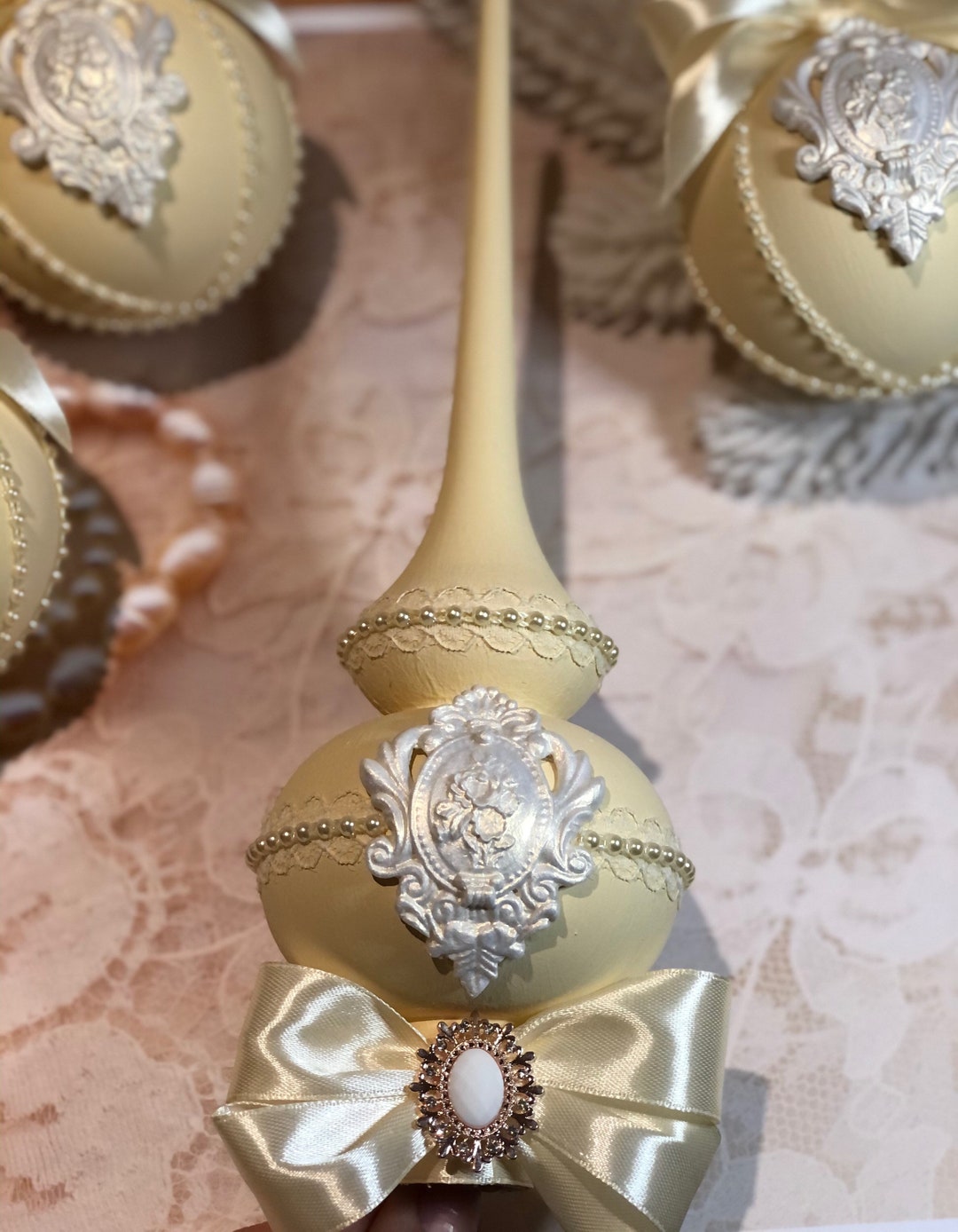 Ivory Christmas Tree Topper in Gift Box Cameo Christmas Tree Decor 2025 ...