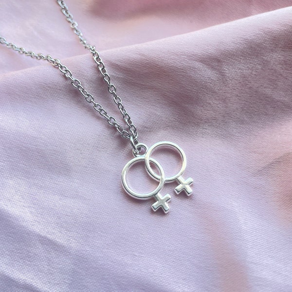 Lesbian Etsy 1003