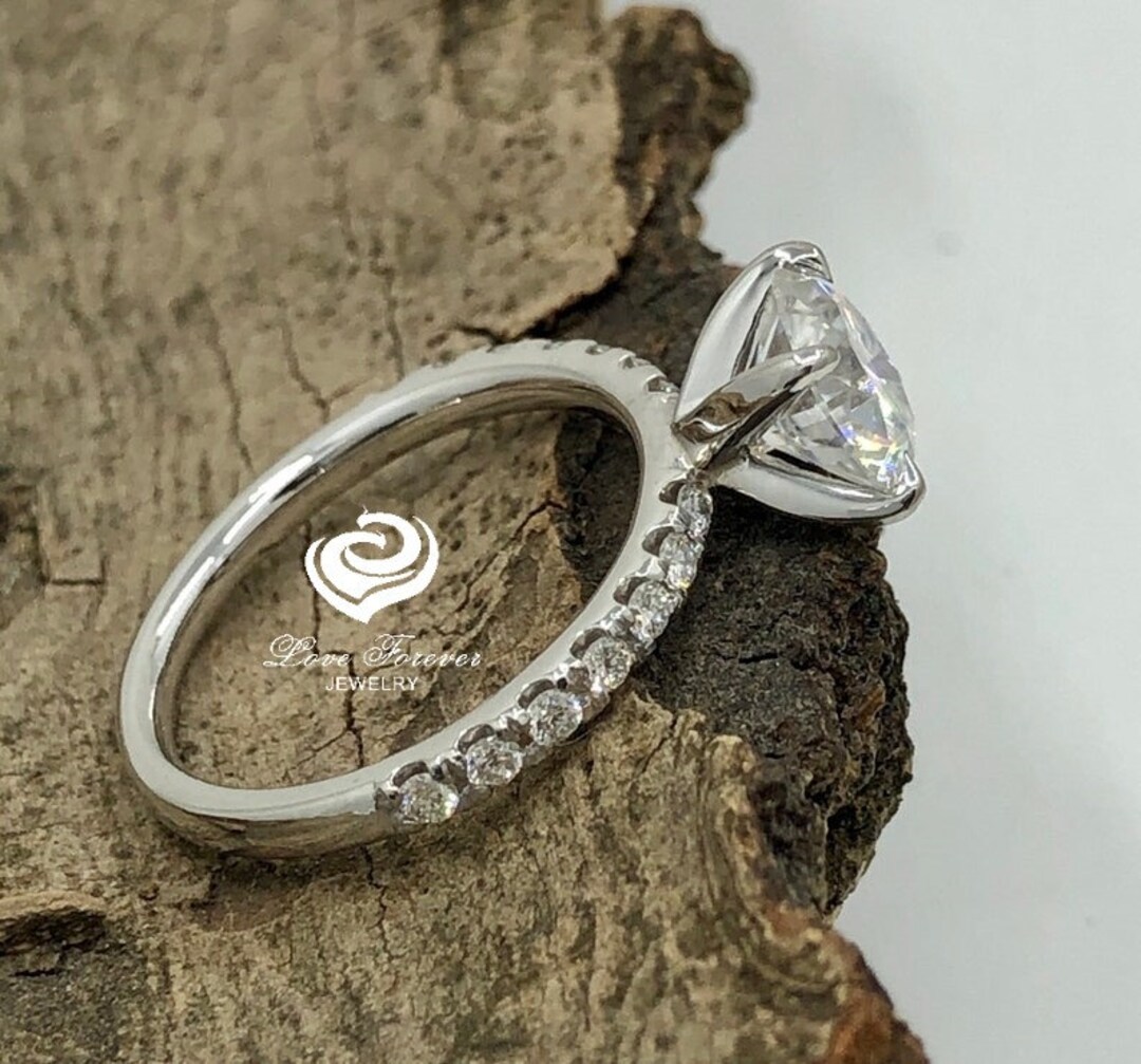 Round Cut Moissanite Engagement Ring, Forever One Moissanite Engagement ...