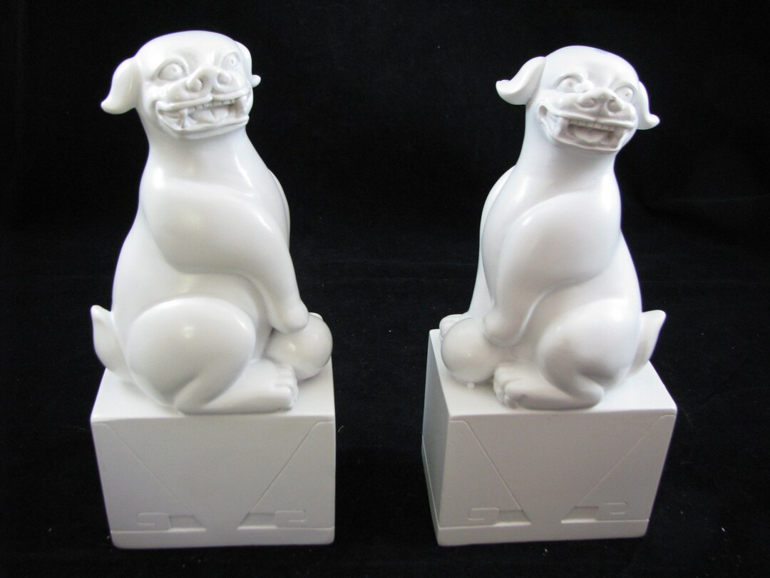 Jonathan Adler Happy Chic Foo Dog on Pedestal Bookend Pair White Dogs ...