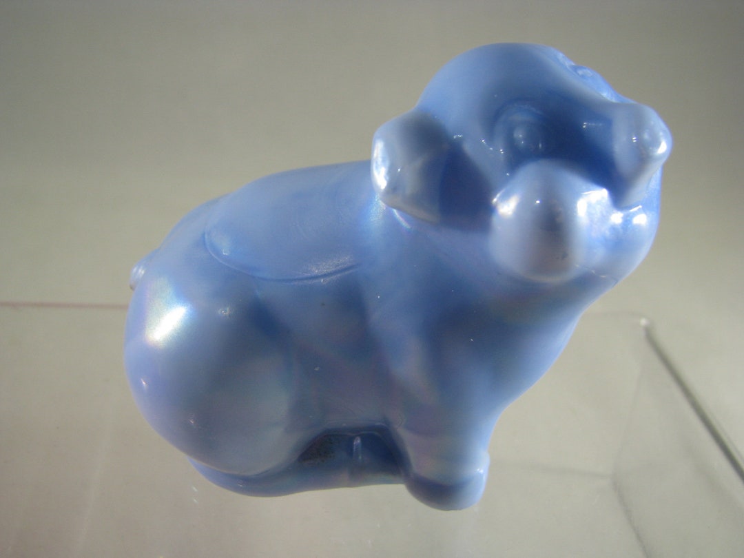 FENTON Scarce True Blue Friends Iridescent Seated Pig #5220 Made Only ...