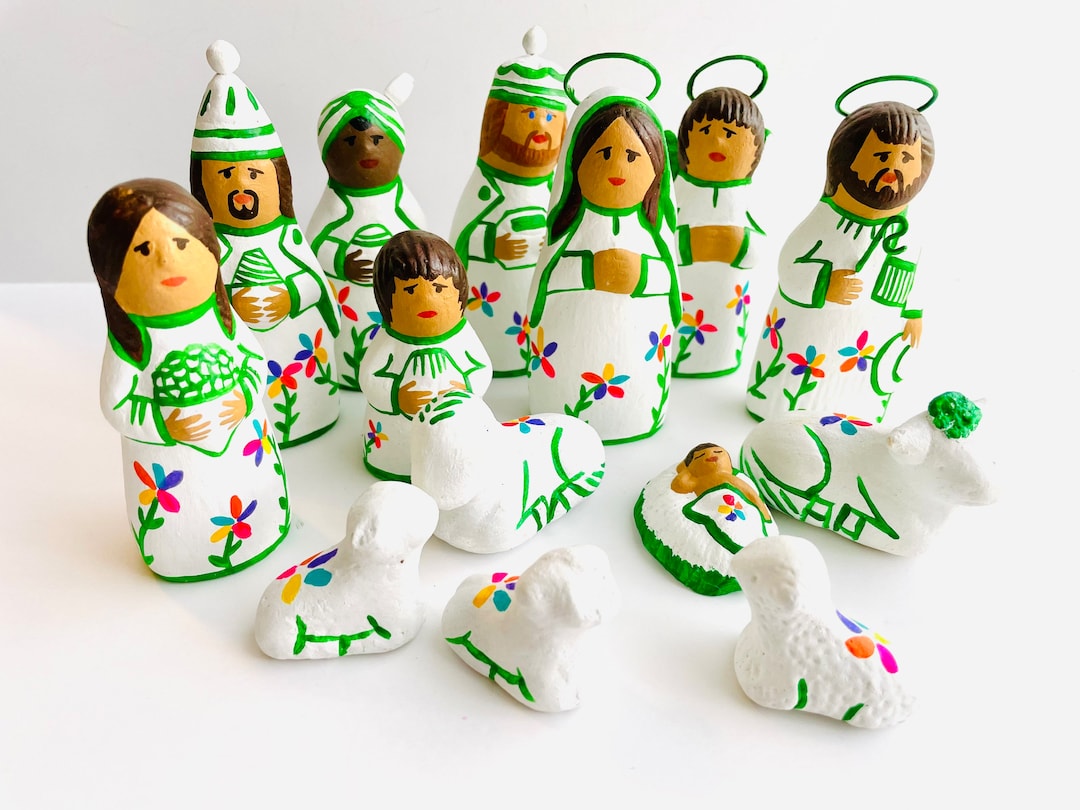 Mexican Folk Nativity 14 Pieces Maroon 4'’ Tall Aprox - Etsy