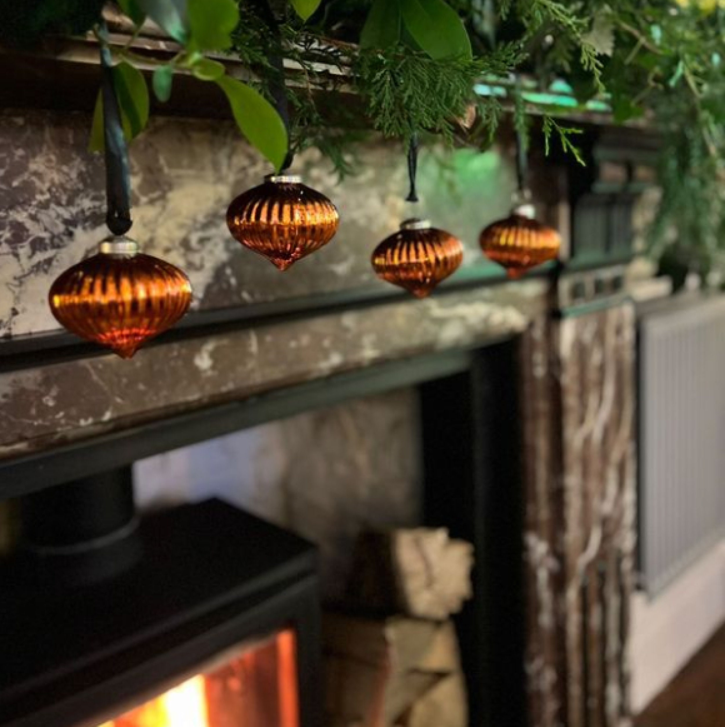 Elegant Orange-copper Glass Christmas Baubles Set of 4 With Ribbon ...