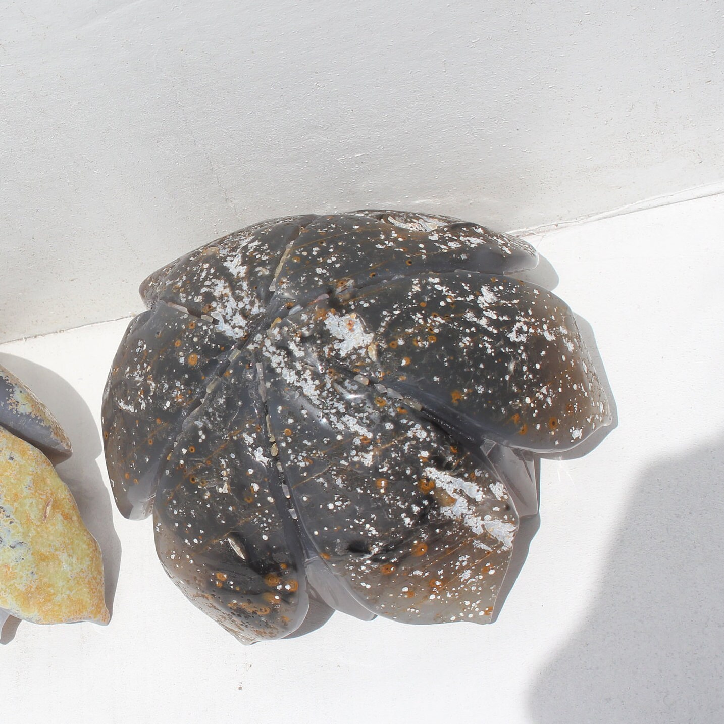 1.5 Pound AGATE LOTUS FLOWER Geode Display Figurine * Hand-carved Stone ...