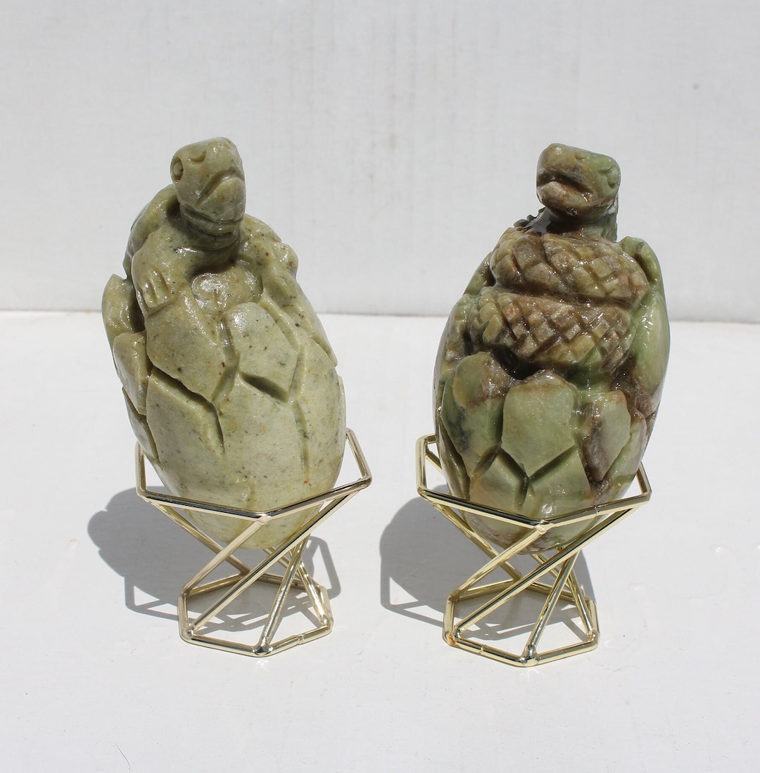GREEN JADE HATCHING Egg * Snake or Turtle * Reptile Stone Figure, Rock ...