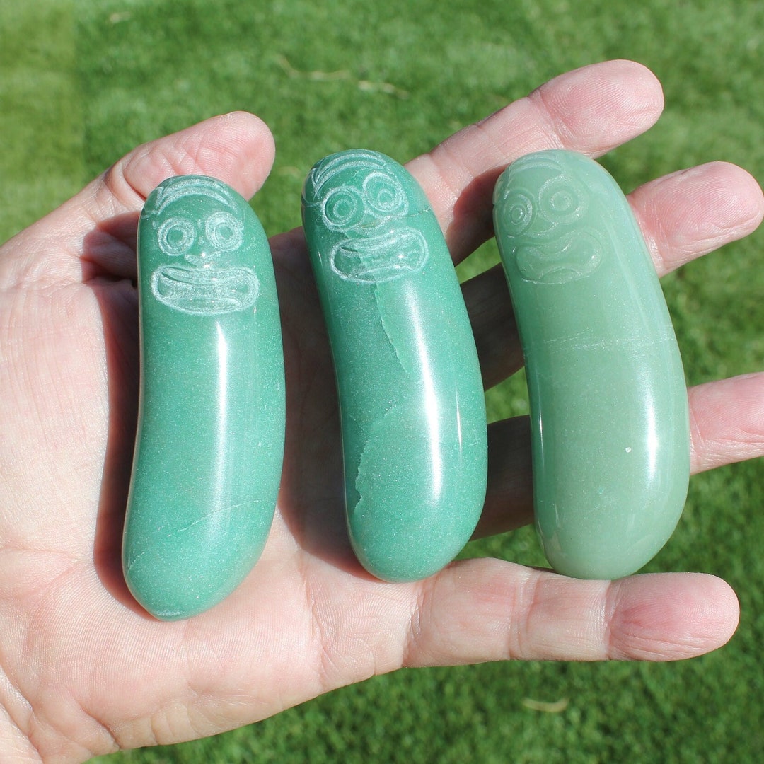 3" GREEN AVENTURINE PICKLE W/ Carved Smiling Face 3oz ~ Pickleball Ball ...