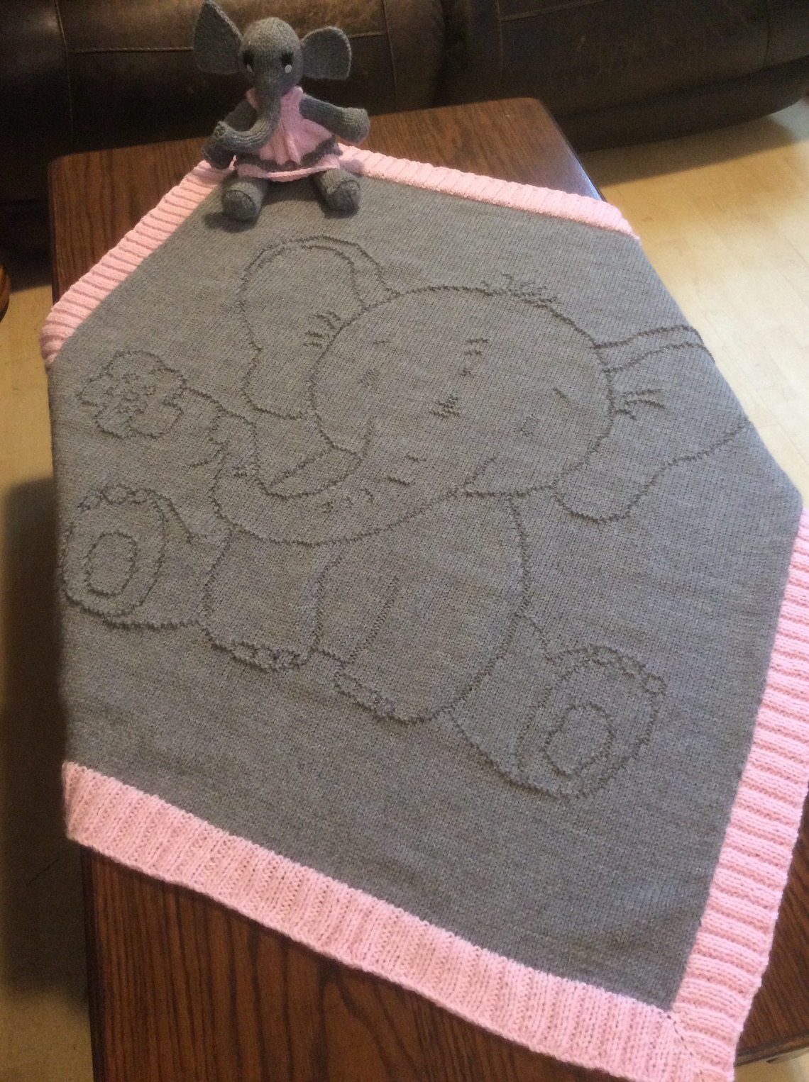 PDF knitting pattern DUMBO blanket in relief easy to knit | Etsy