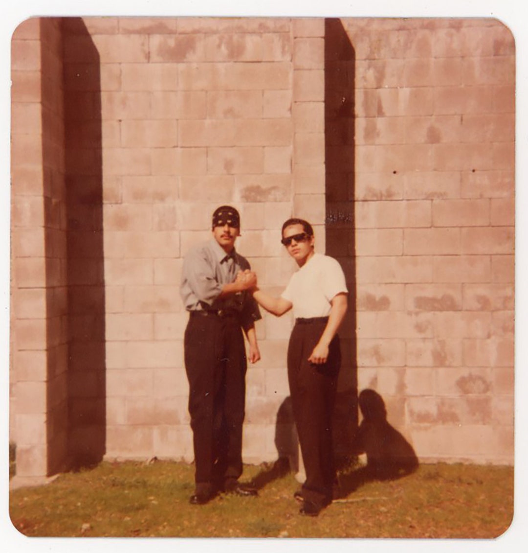 1981 Color GANG MEMBERS Vintage Original Photo HANDSHAKE Gangsters Los ...