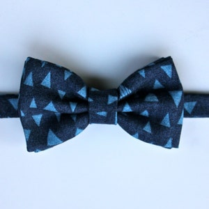 Blue Triangle Pattern Bow Tie - Mens Pre-tied Bow Tie - Womens Pre-tied ...