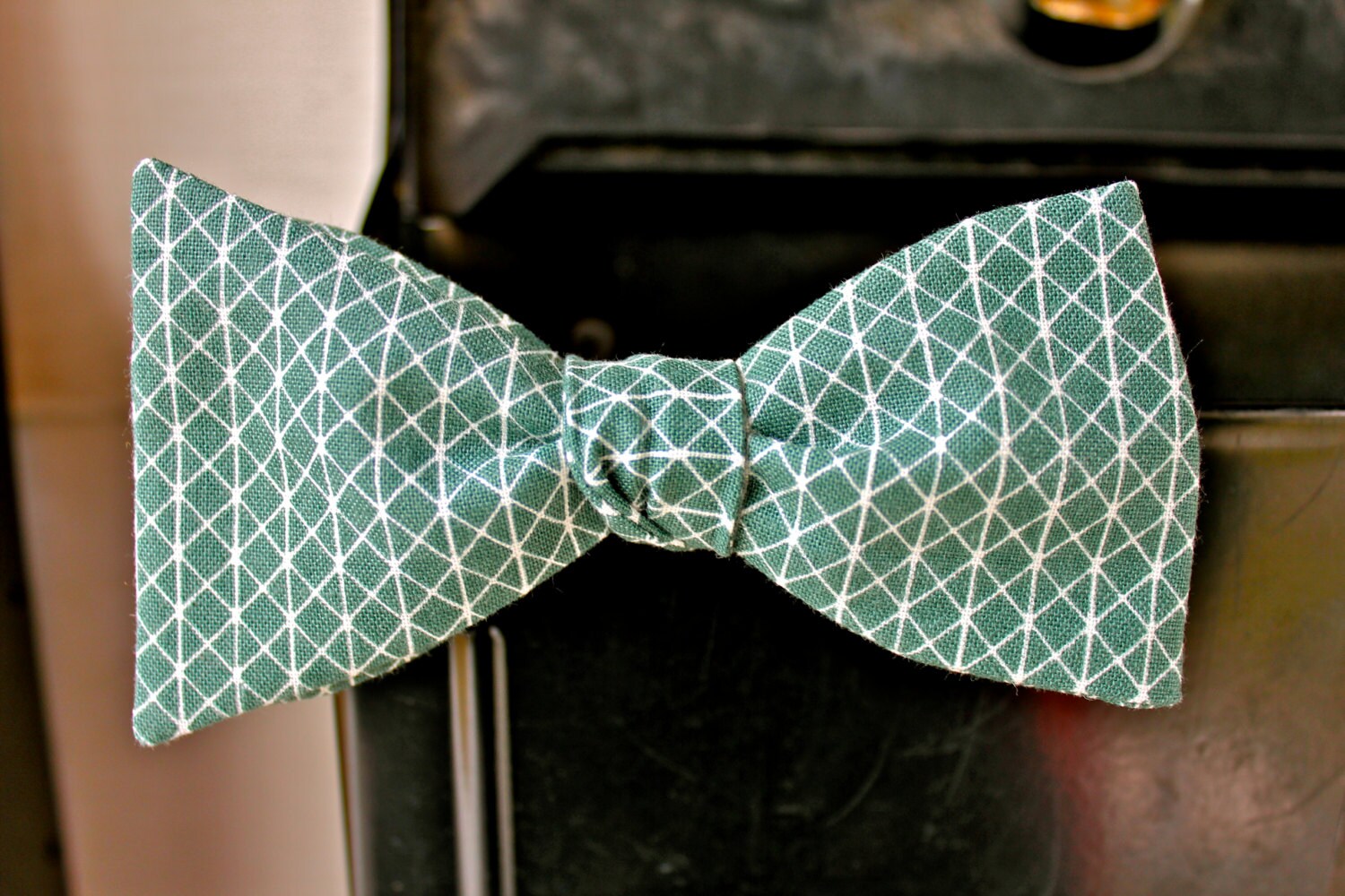 Green Triangle Pattern Bow Tie - Mens Freestyle Bow Tie - Womens Bow ...
