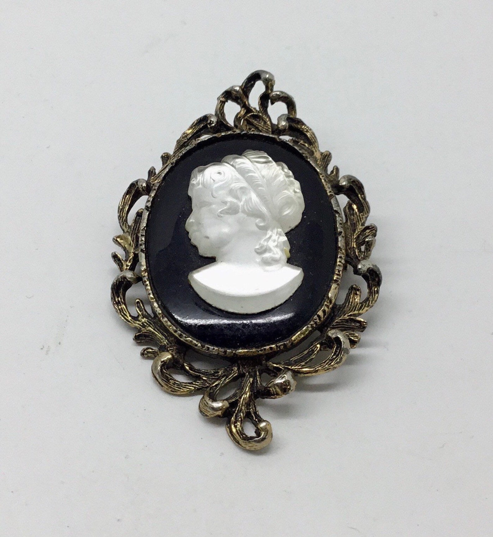 Vintage Black Cameo Brooch and Pendant - Etsy