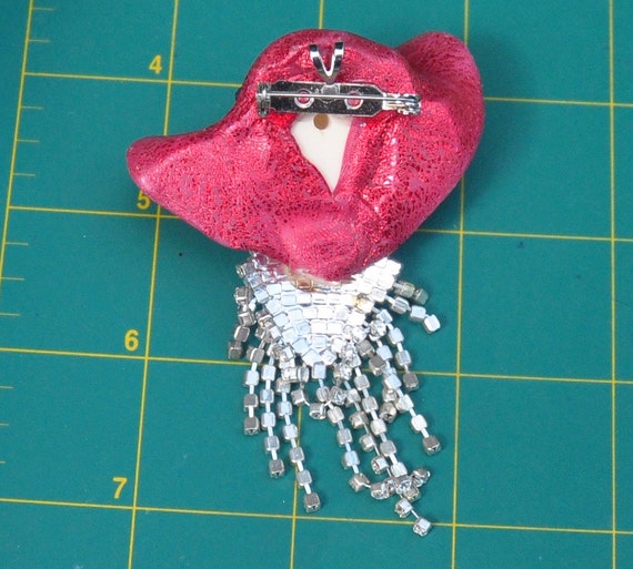 Large Vintage Figural Red Hat Lady rhinestone waterfa… - Gem