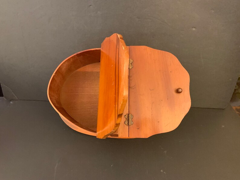 Vintage Wood Sewing Box Thread Lid Handle Oval Scalloped Edge - Etsy