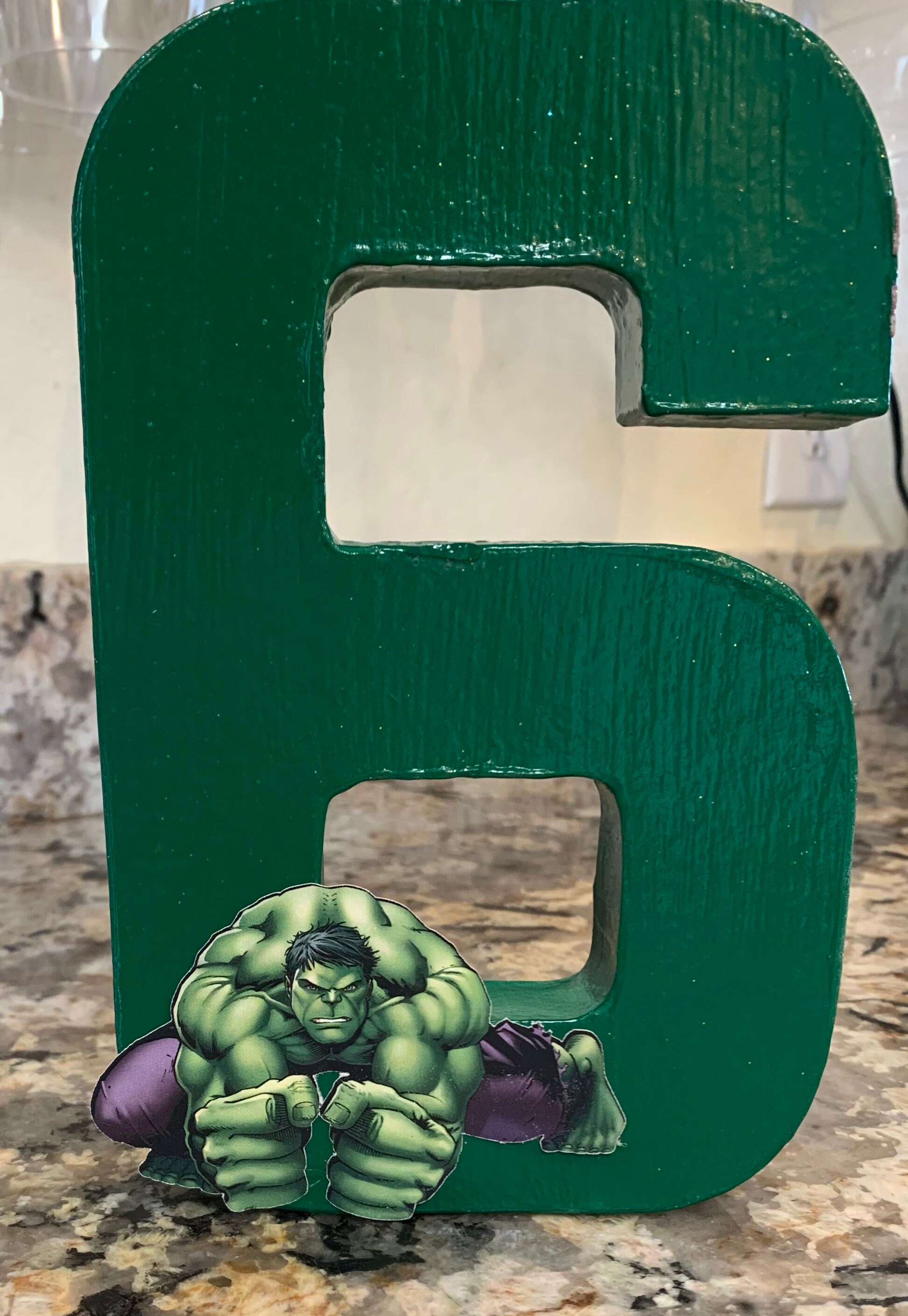Hulk Pieza central / número pintado - Etsy España