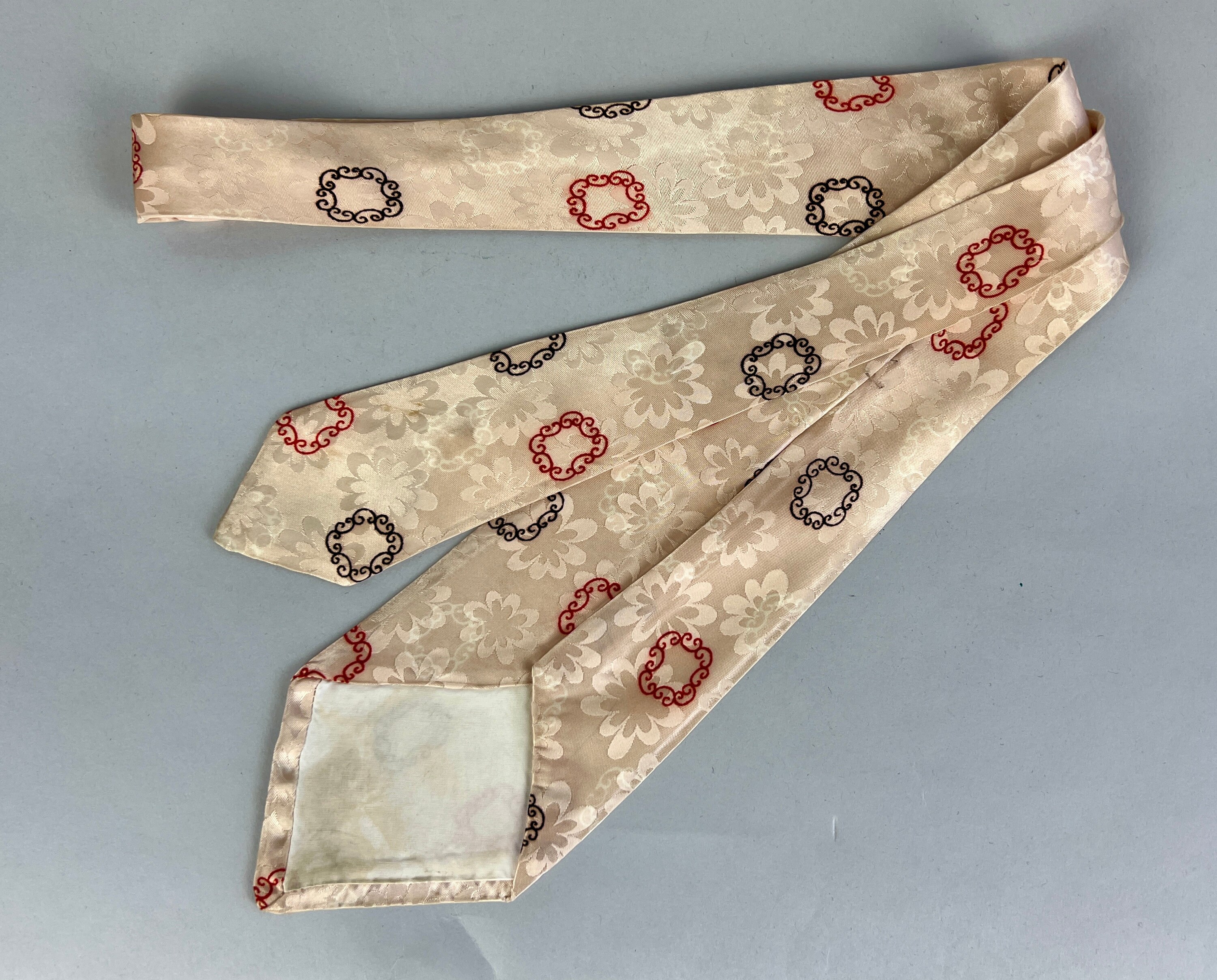 1940s Take A Picture Tie | Vintage 40s Cream Silk Brocade with Red and ...