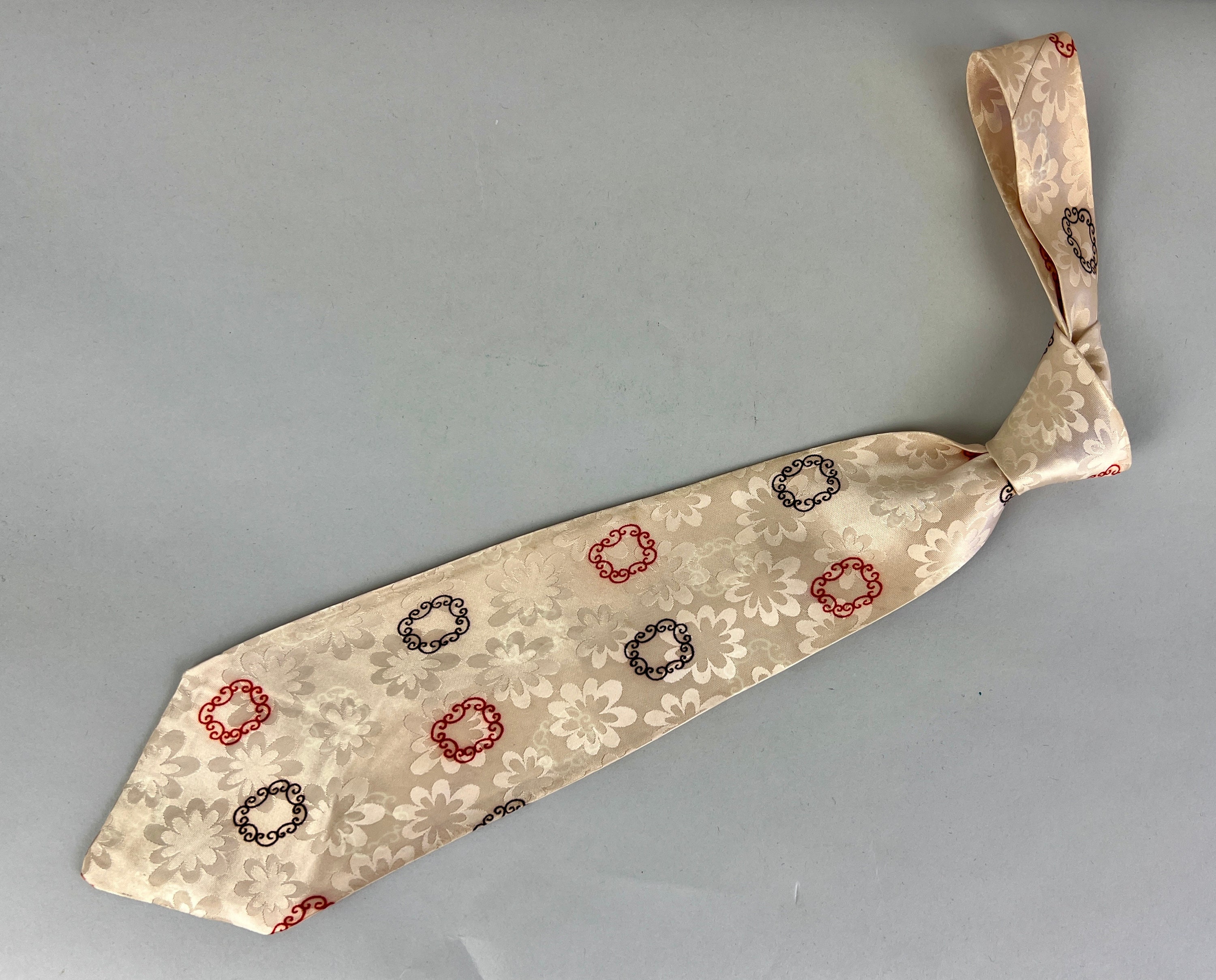 1940s Take A Picture Tie | Vintage 40s Cream Silk Brocade with Red and ...