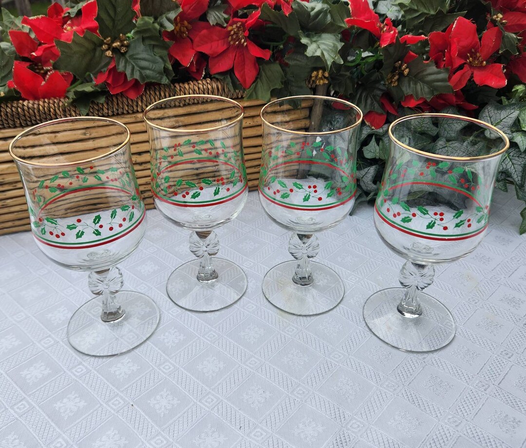 Set of Five Christmas Wine Glasses, Holly and Berries With Bow Stems ...