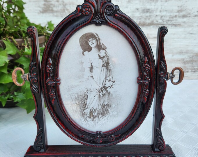 Oval Picture Frame on Swivel Stand, for 5 X 7 Inch Photo, British ...