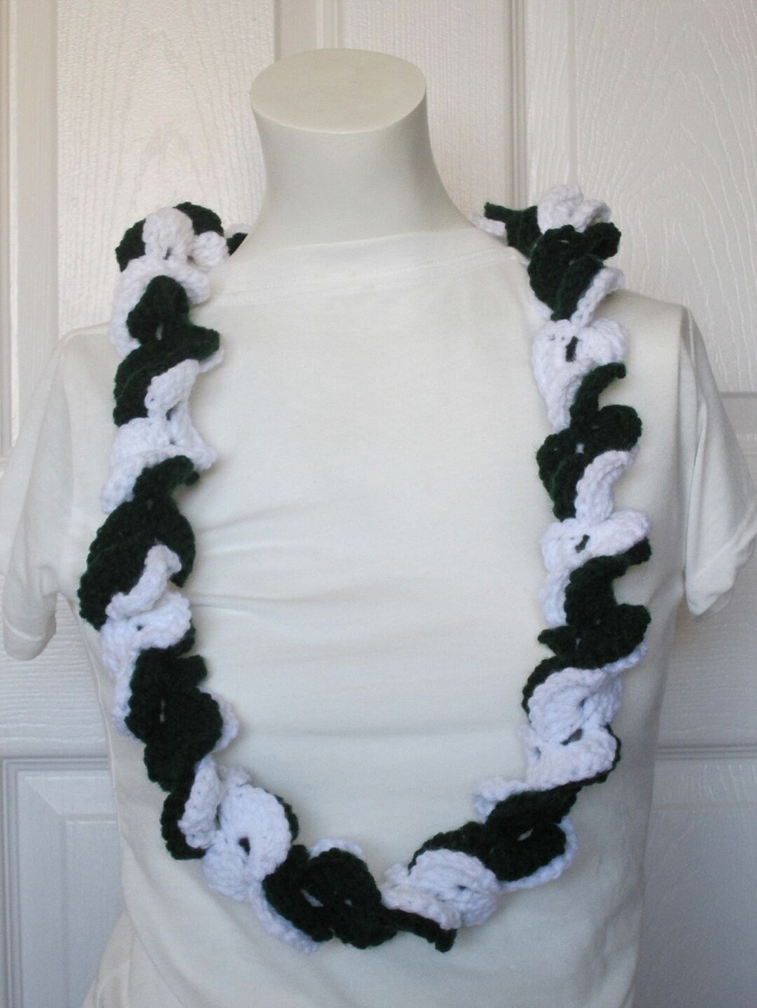 Twisted Lei~ Prefect for Any Special Occasions ~hunter Green/white - Etsy