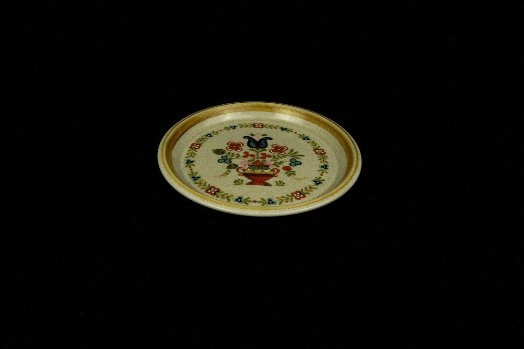 Mikasa Stone Manor Kissing Cousins Salad Plate - Etsy