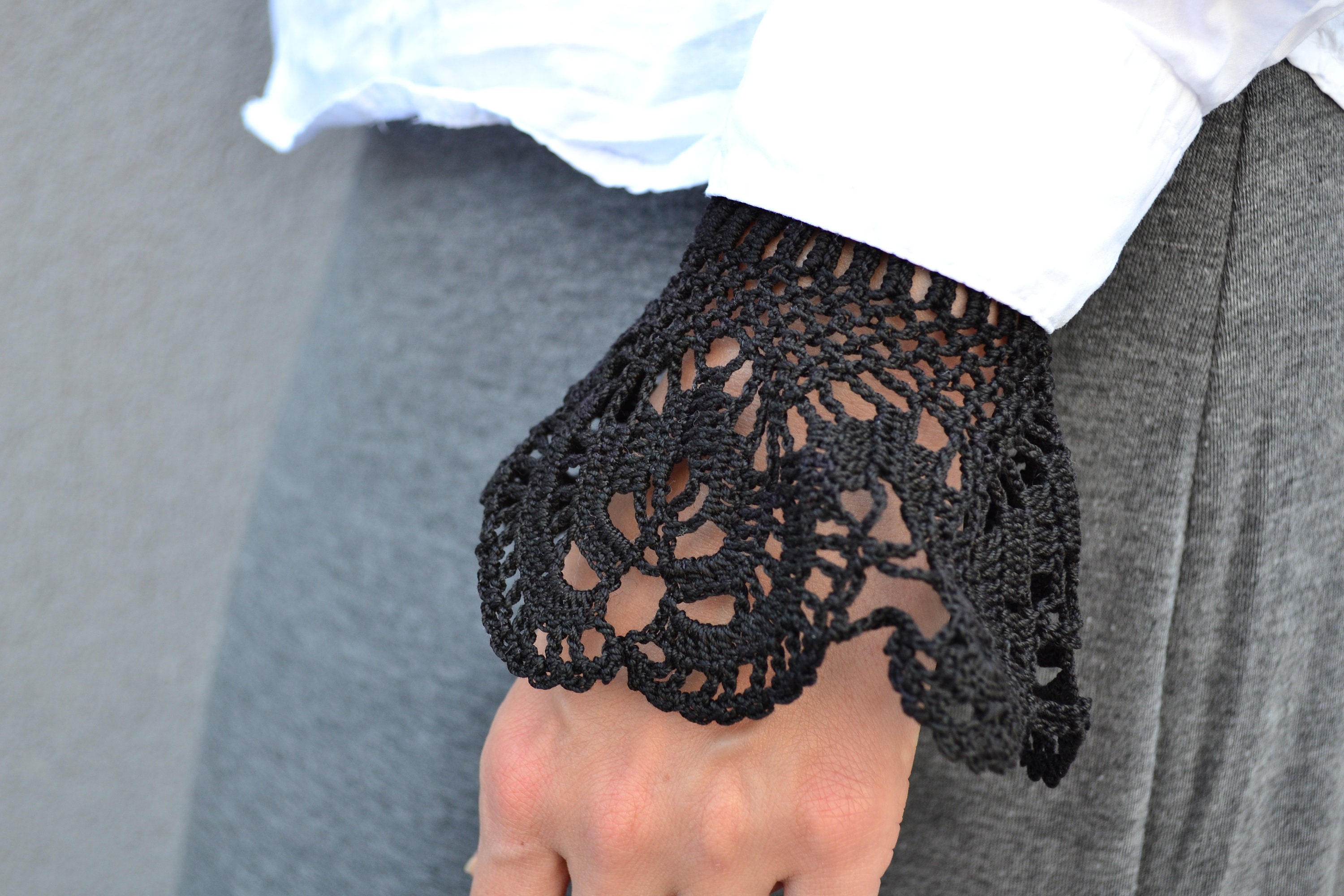 Crochet Black Cotton Lolita Wrist Cuffs Fingerless Gloves Womens ...