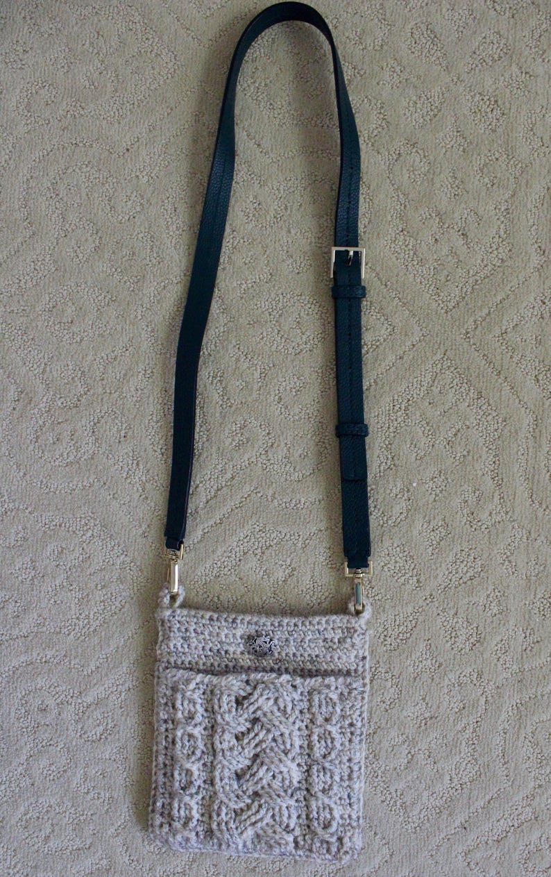 Inverness Cable Braided Purse or Tablet Case Crochet Pattern for Women ...
