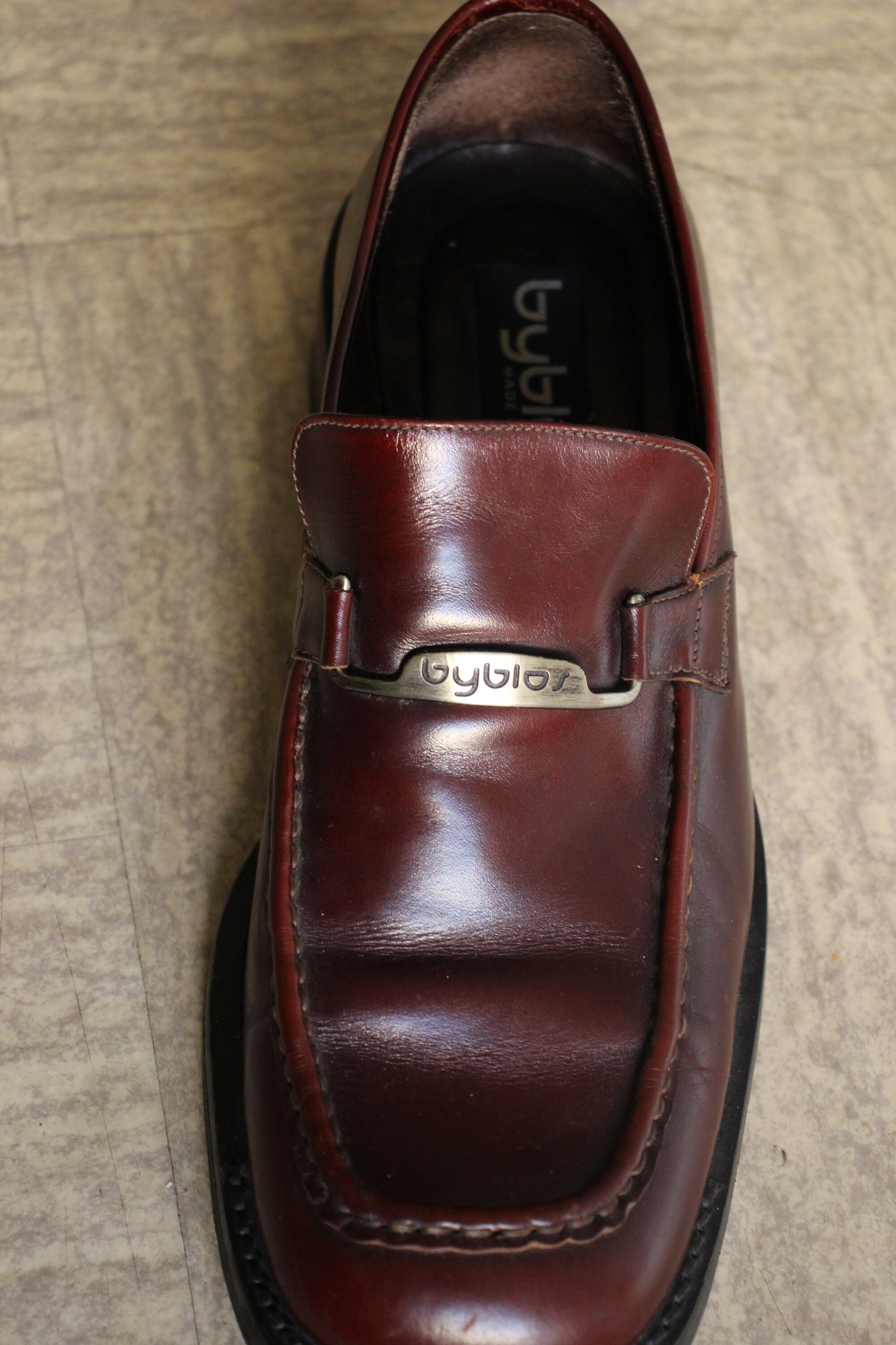 Moccasin With Heel BYBLOS Burgundy Leather and Silver Buckle With ...