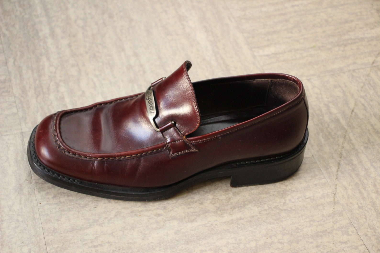 Moccasin With Heel BYBLOS Burgundy Leather and Silver Buckle With ...