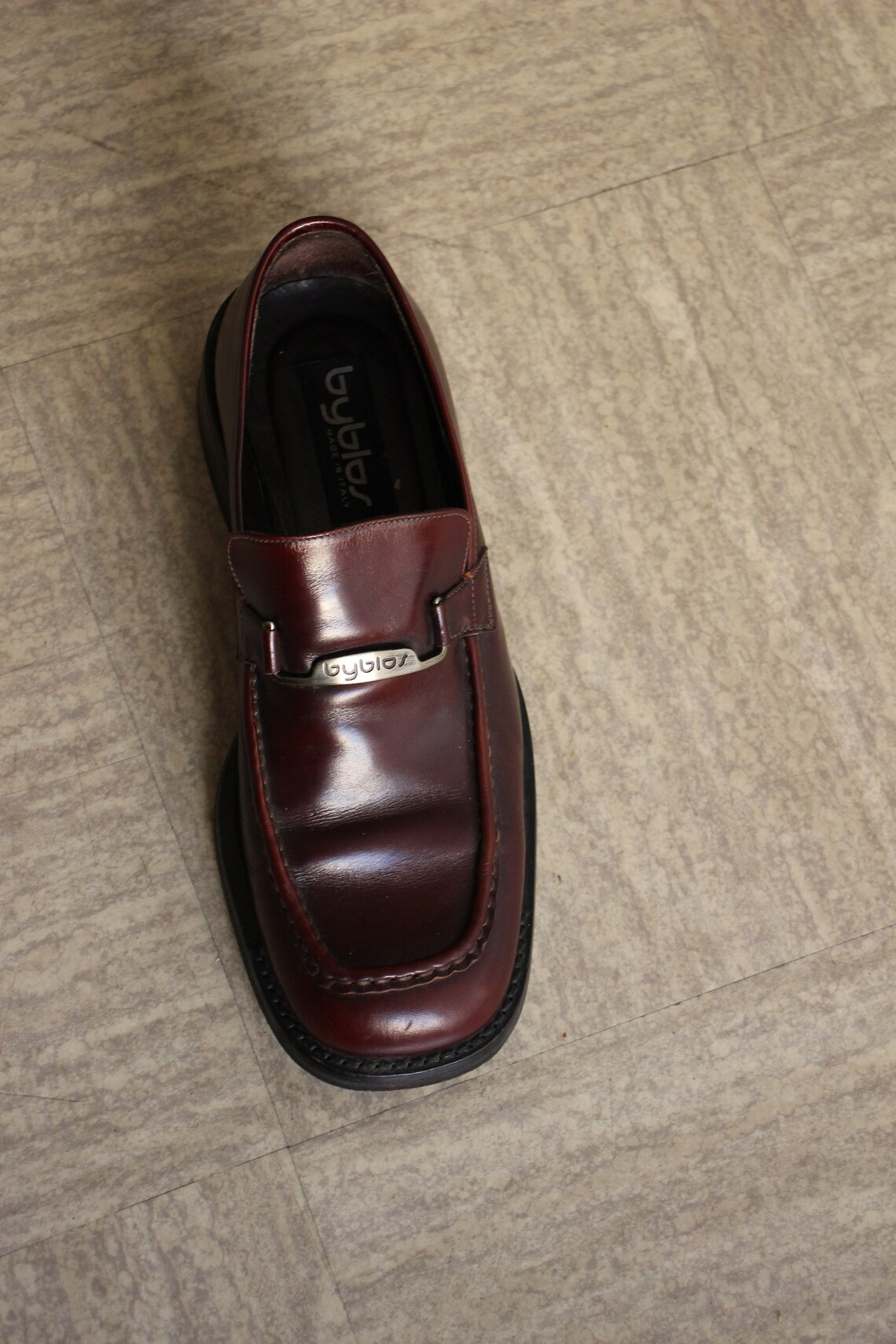 Moccasin With Heel BYBLOS Burgundy Leather and Silver Buckle With ...
