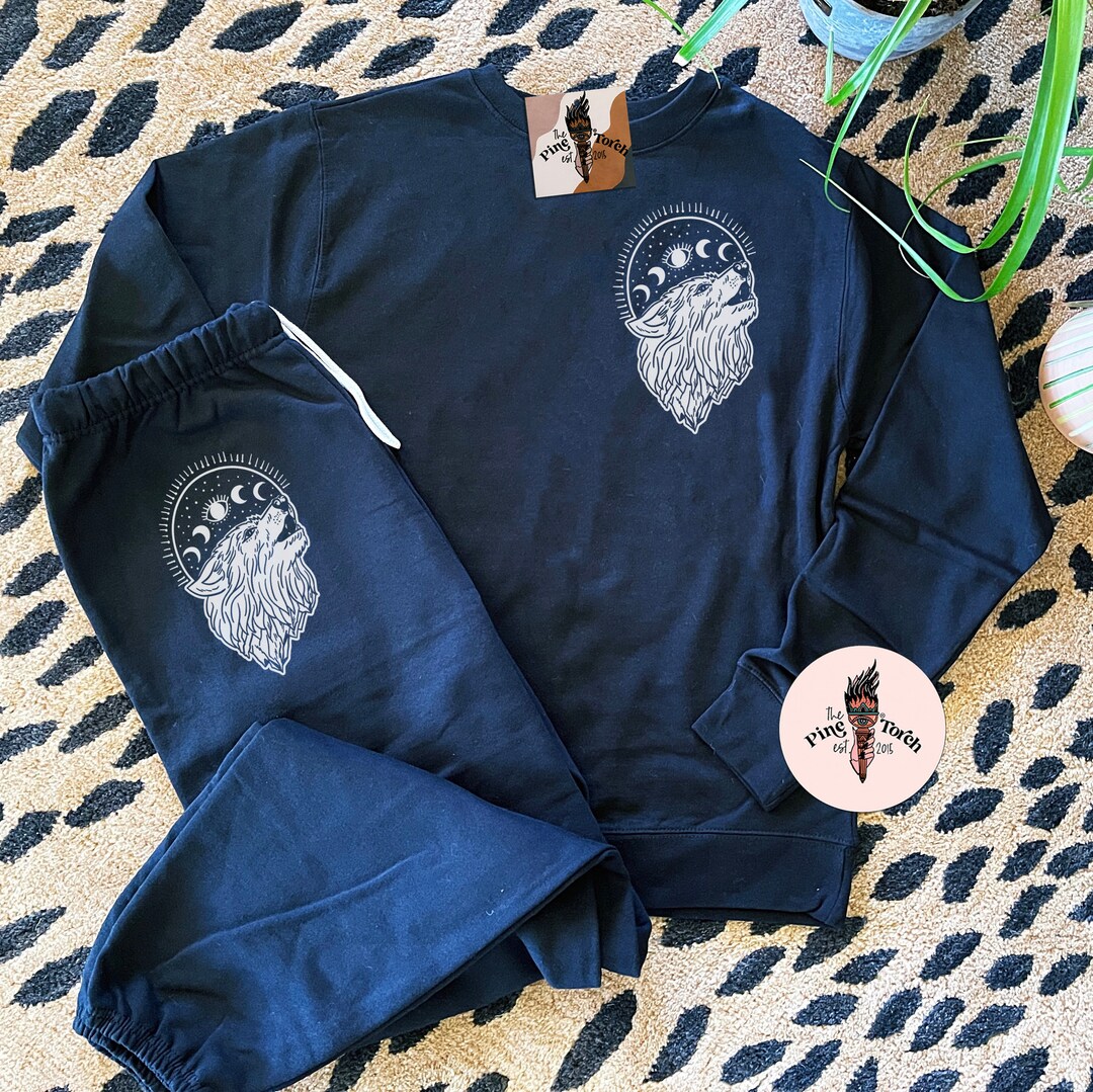 Wolf Lounge Set Mystical Wolf Bee Jogging Pants and Pullover - Etsy