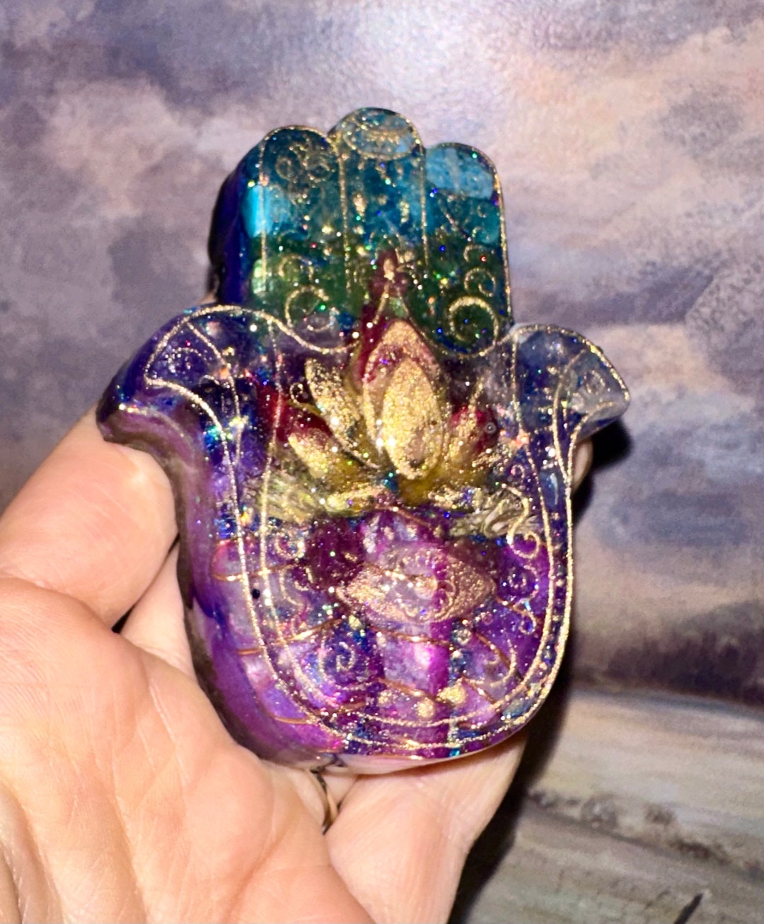HAMSA Orgone Paperweight With Roses, Kunzite, Raw Emerald, Raw Ruby ...