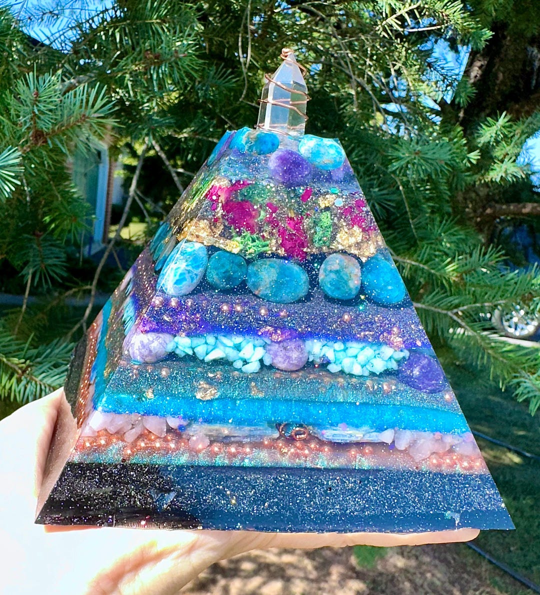 Exposed Quartz Crystal Energy Amplifier Large 3ib Orgonite Pyramid ...