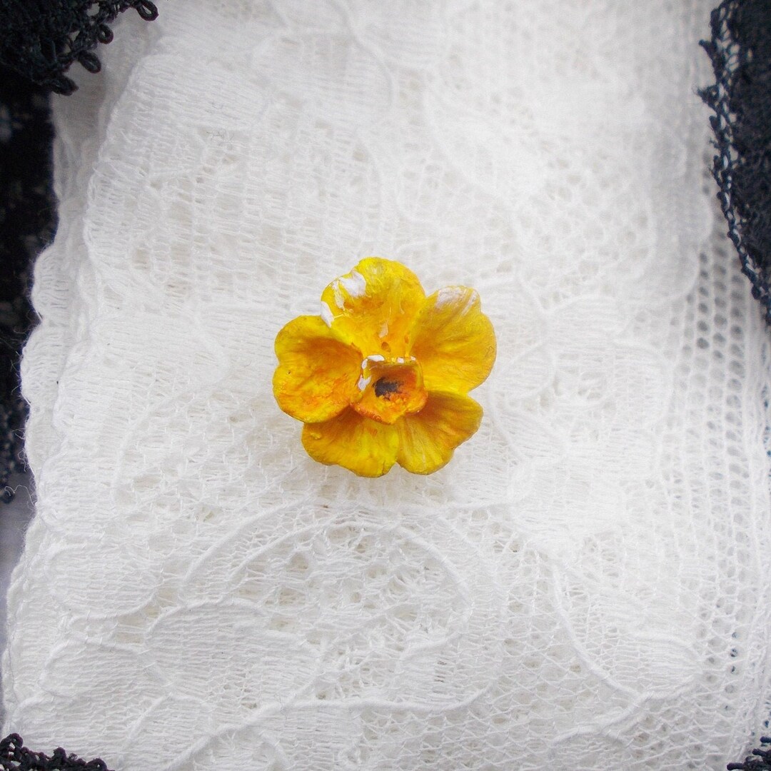 Tiny DAFFODIL TIE PIN Yellow Daffodil Tie Tack Yellow Wedding Lapel Pin ...