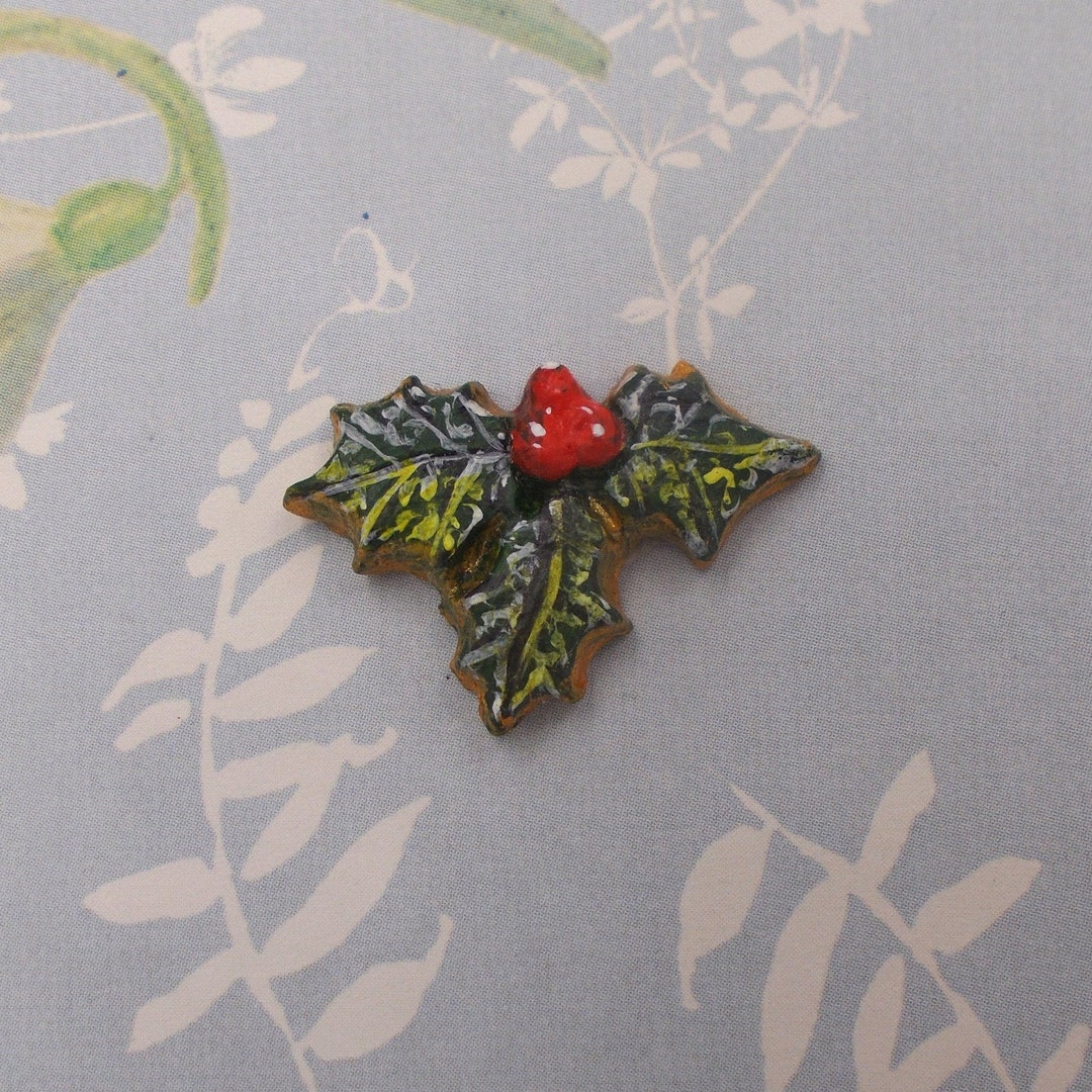 Small HOLLY TIE PIN Holly and Berries Tie Tack Christmas Lapel Pin ...