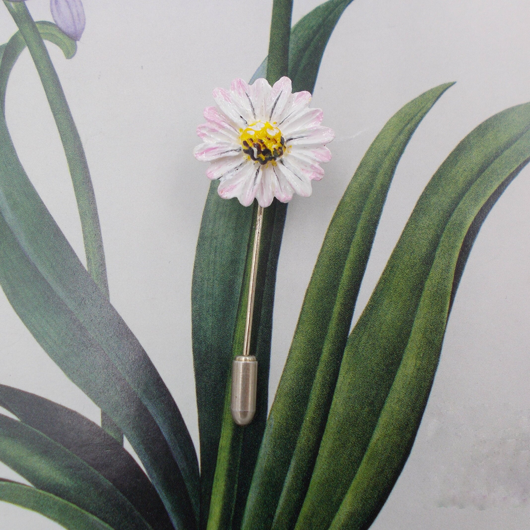 Small LAWN DAISY PIN Dainty White Daisy Wedding Corsage | Etsy