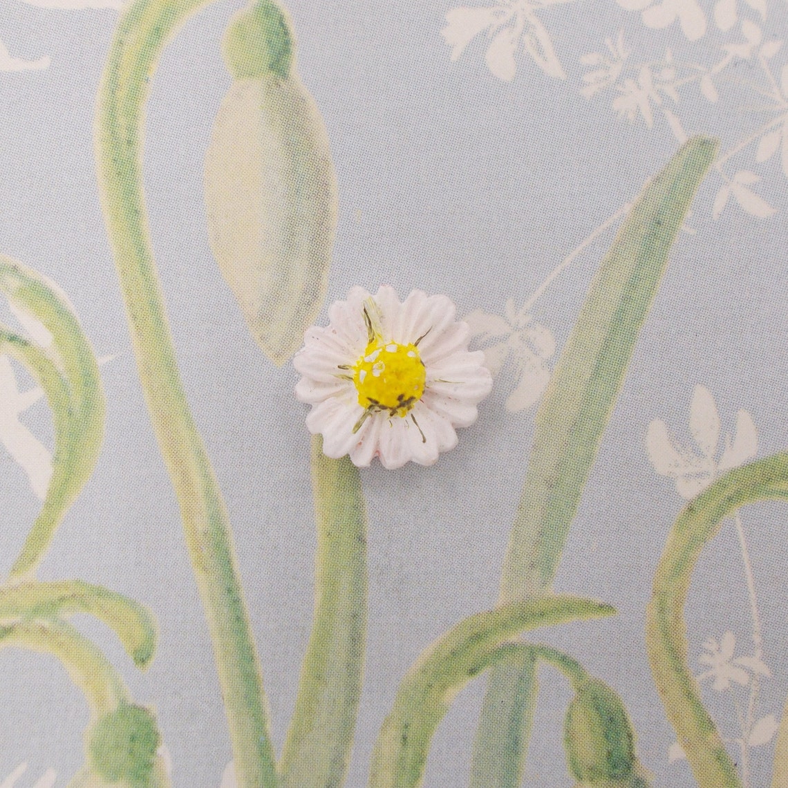 Tiny White DAISY TIE PIN Daisy Tie Tack Marguerite Daisy Tie - Etsy UK