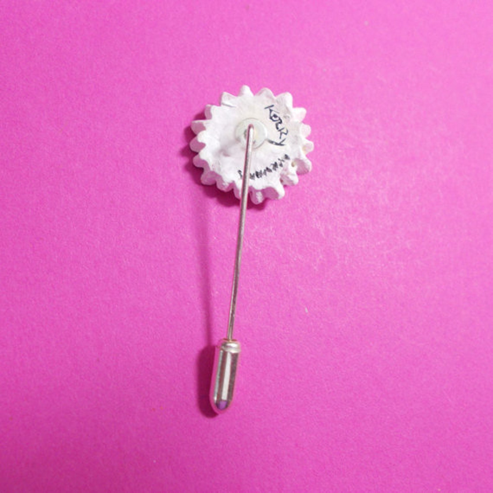 Small LAWN DAISY PIN Dainty White Daisy Wedding Corsage | Etsy