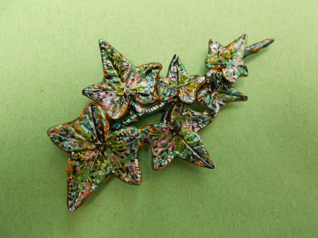 Handmade Ivy Leaf Brooch: Festive Christmas Pin - Etsy