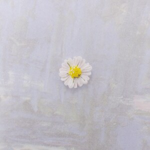 Tiny White DAISY TIE PIN Daisy Tie Tack Marguerite Daisy Tie Pin White ...