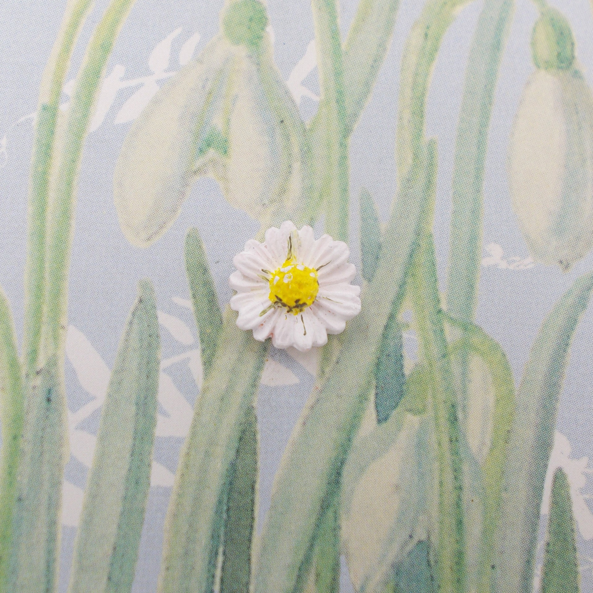 Tiny White DAISY TIE PIN Daisy Tie Tack Marguerite Daisy Tie - Etsy UK