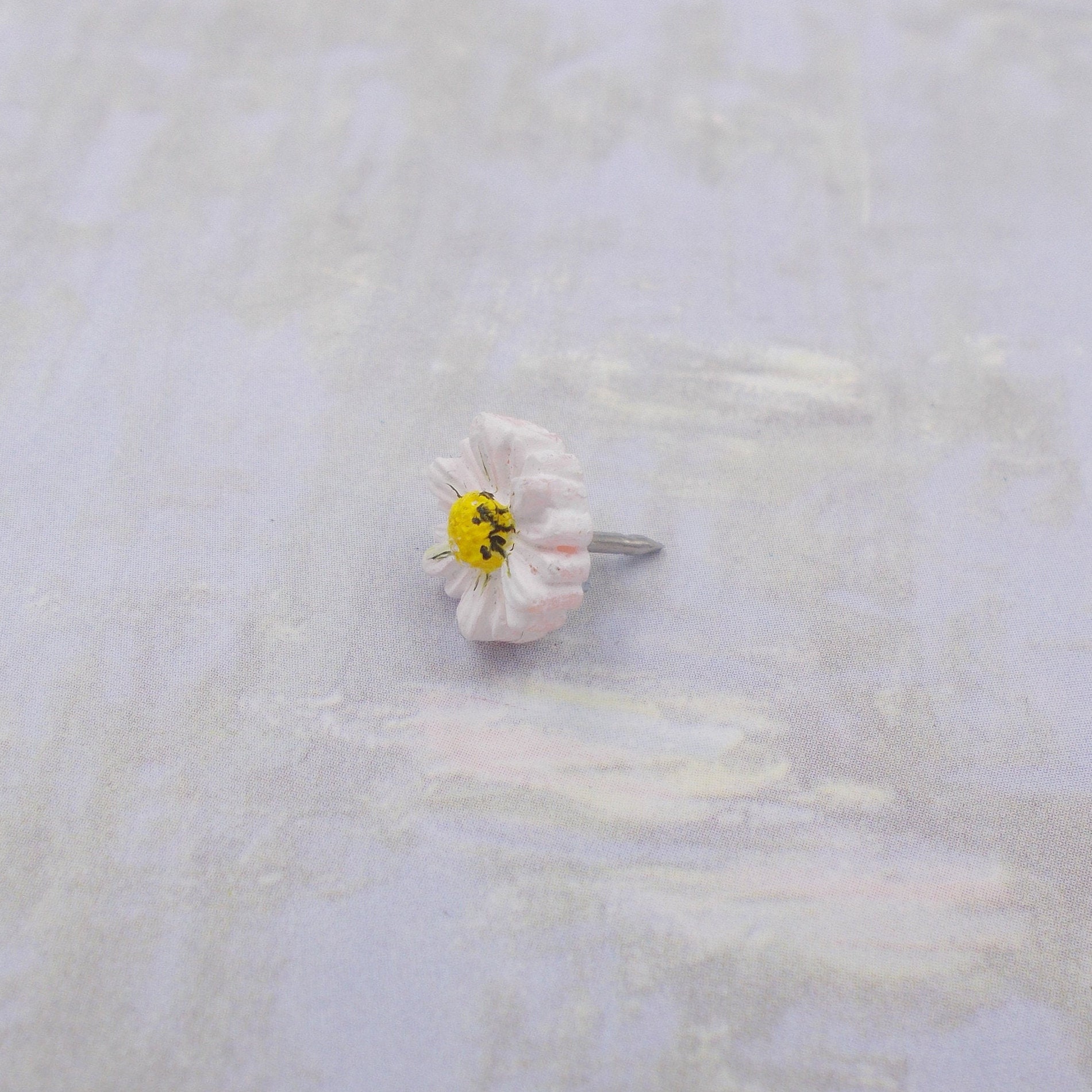 Tiny White DAISY TIE PIN Daisy Tie Tack Marguerite Daisy Tie - Etsy UK