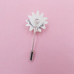 White MARGUERITE DAISY PIN White Floral Summer Wedding Corsage Daisy ...